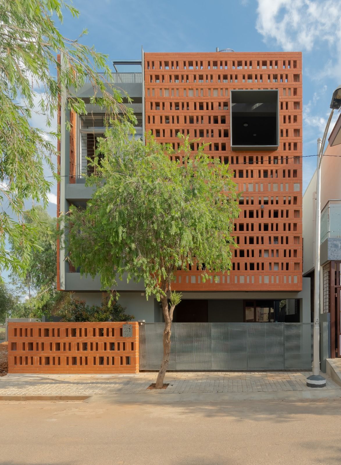 An Ingeniously Designed House In Bengaluru Shows How A Big House Can ...