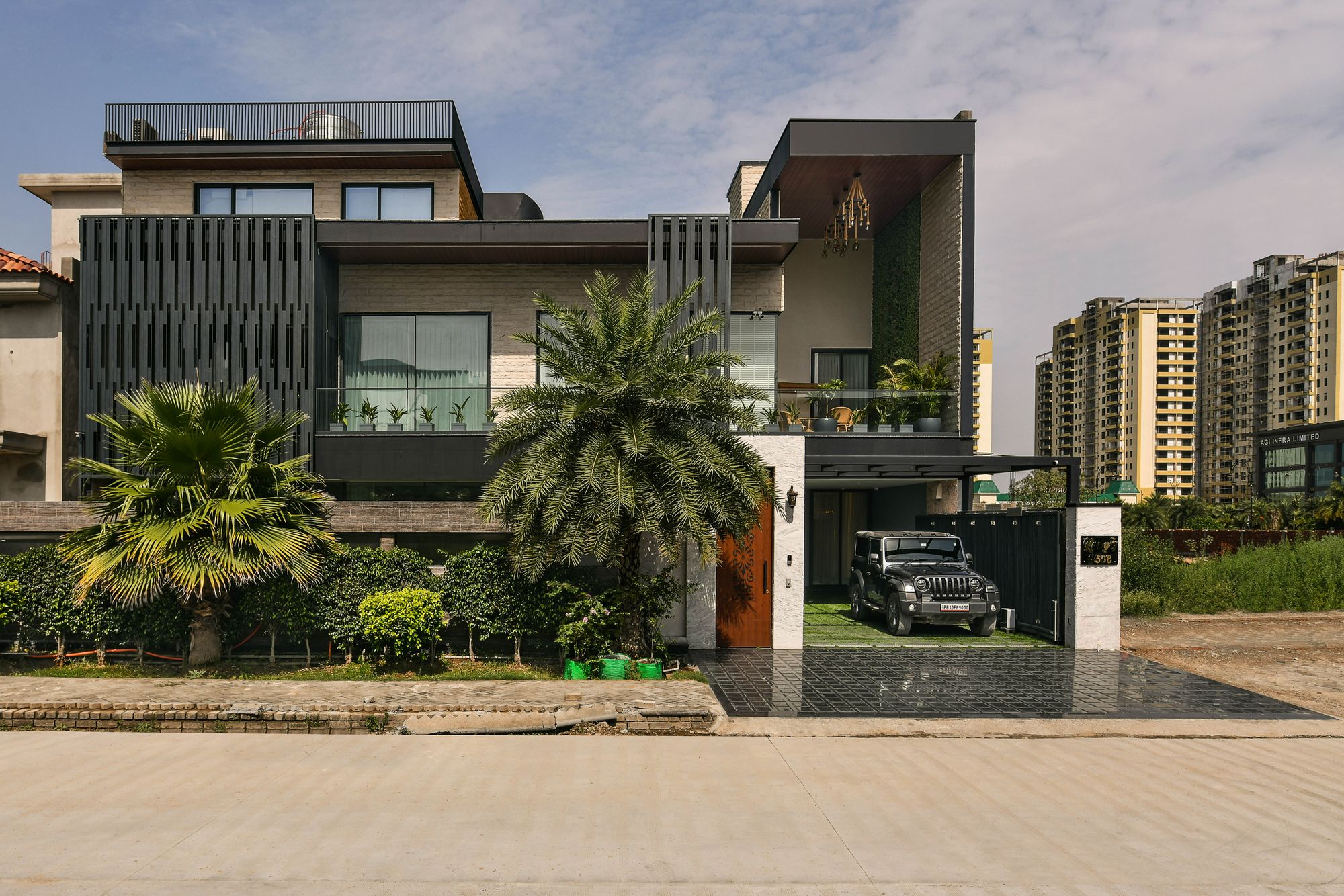 Embracing Nature's Serenity: A Tranquil Escape Through the Verdant Oasis of the JK Glass House ...